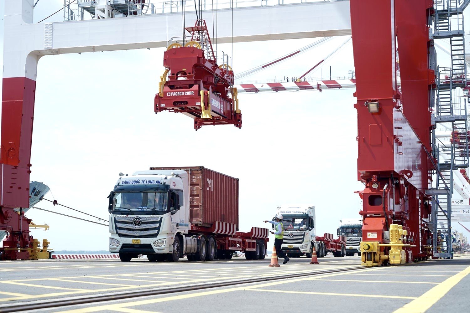 Barge & Truck Transportation - Long An International Port
